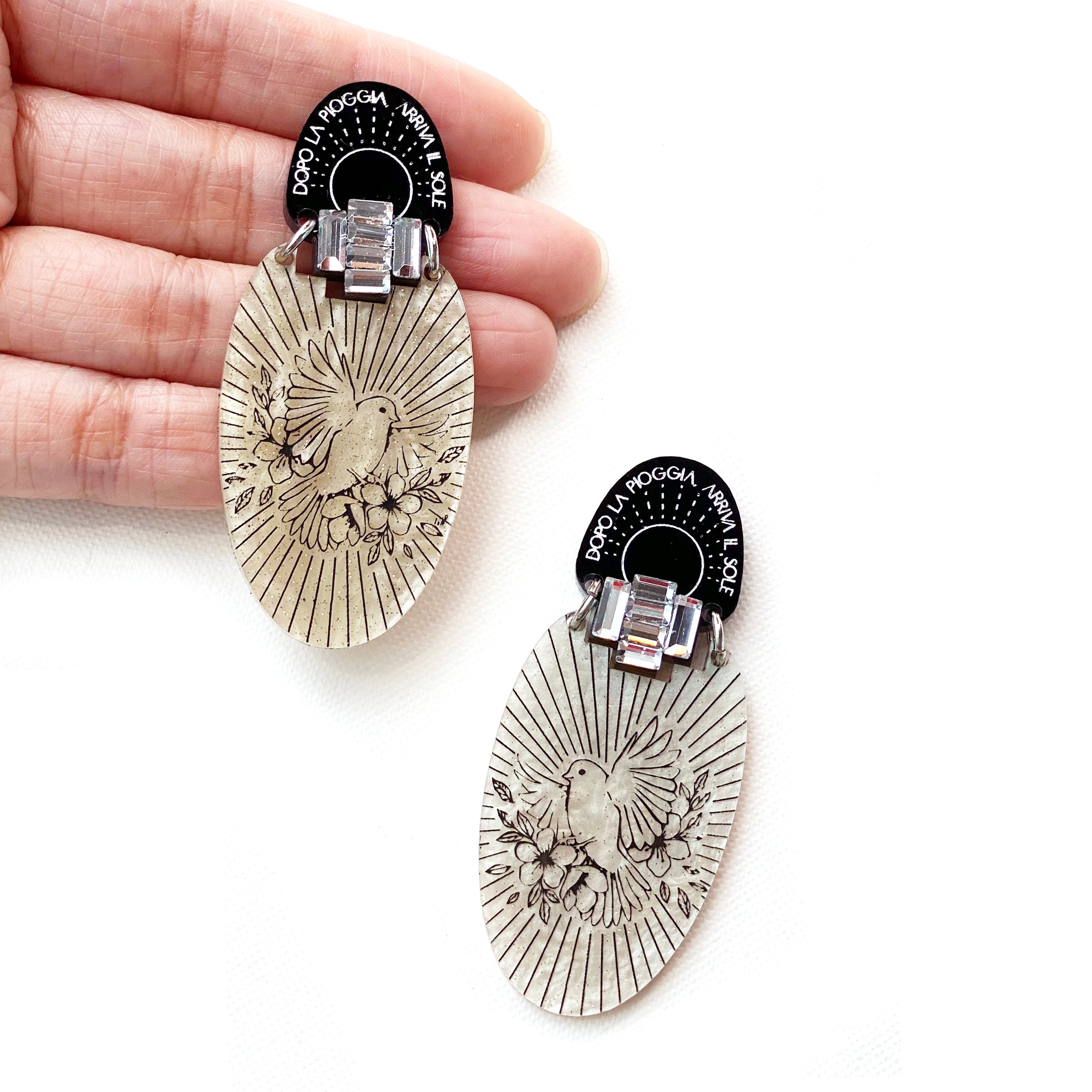 Lumen Opus - Classic Ivory – SuperAttic